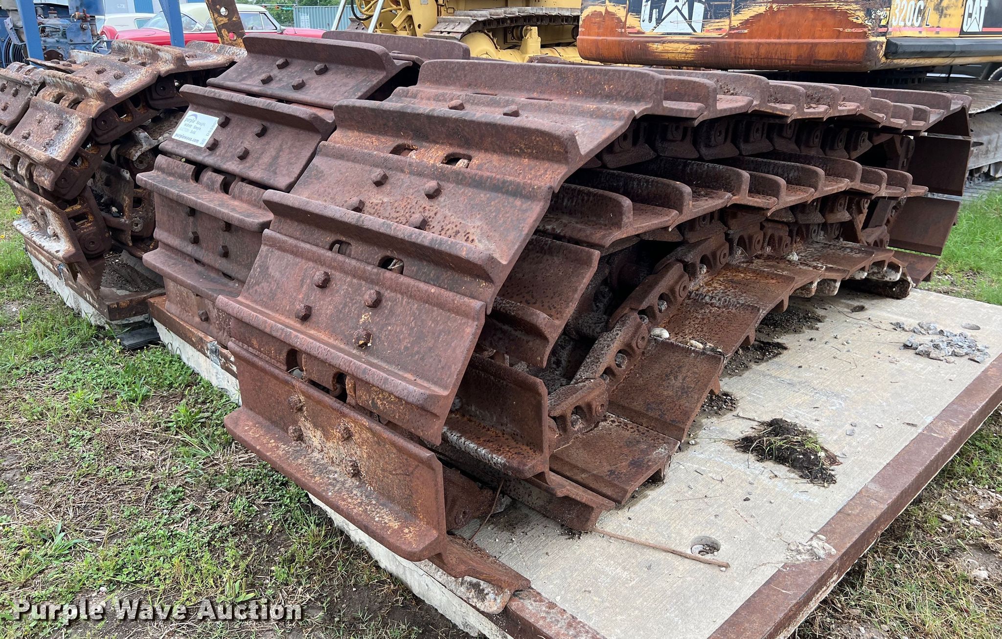 (2) 28" dozer tracks in Houston, TX | Item DS3005 for sale | Purple Wave