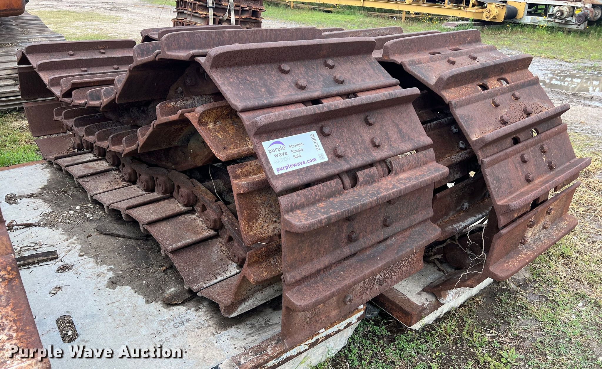 (2) 28" dozer tracks in Houston, TX | Item DS3005 for sale | Purple Wave