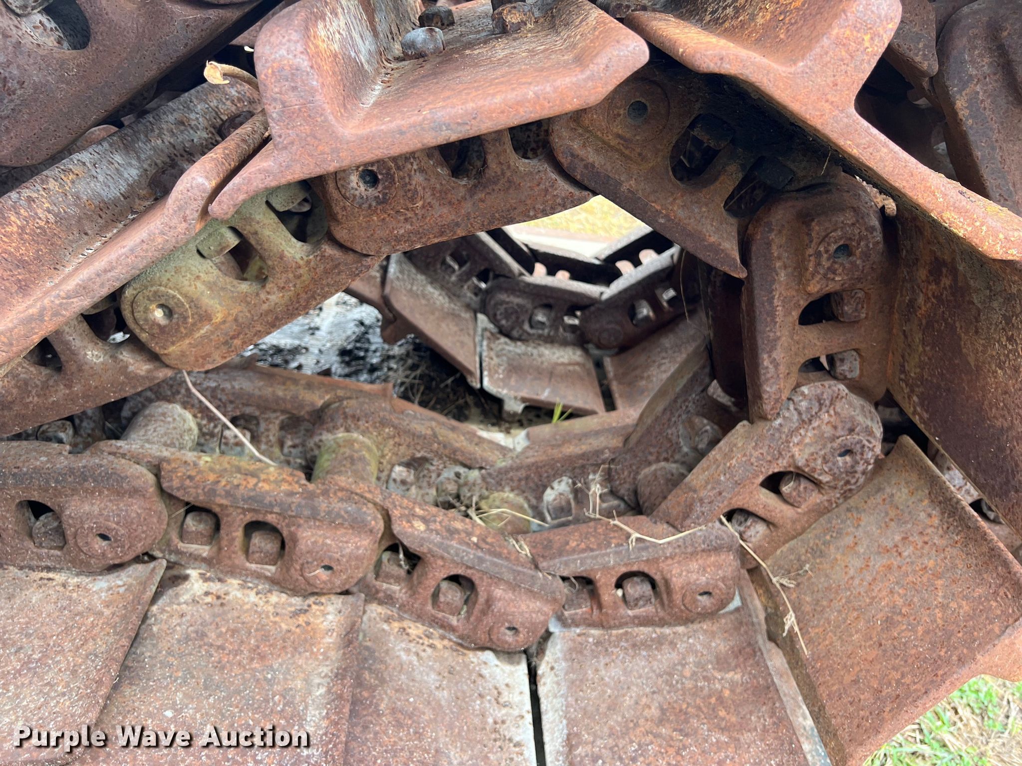 (2) 28" dozer tracks in Houston, TX | Item DS3005 for sale | Purple Wave