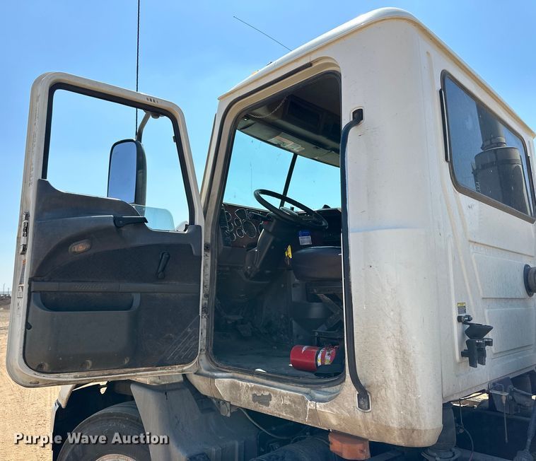 2007 Mack CXP semi truck in Borger, TX | Item DG4384 for sale | Purple Wave