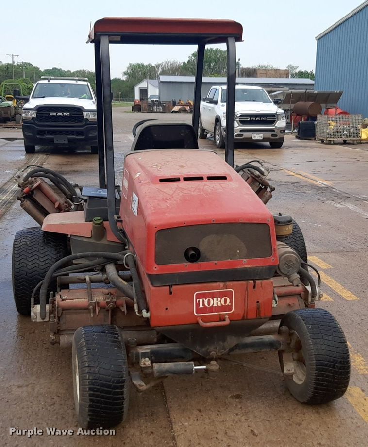 Toro Reelmaster 5500D reel mower in Haysville, KS | Item DQ7041 for sale | Purple Wave