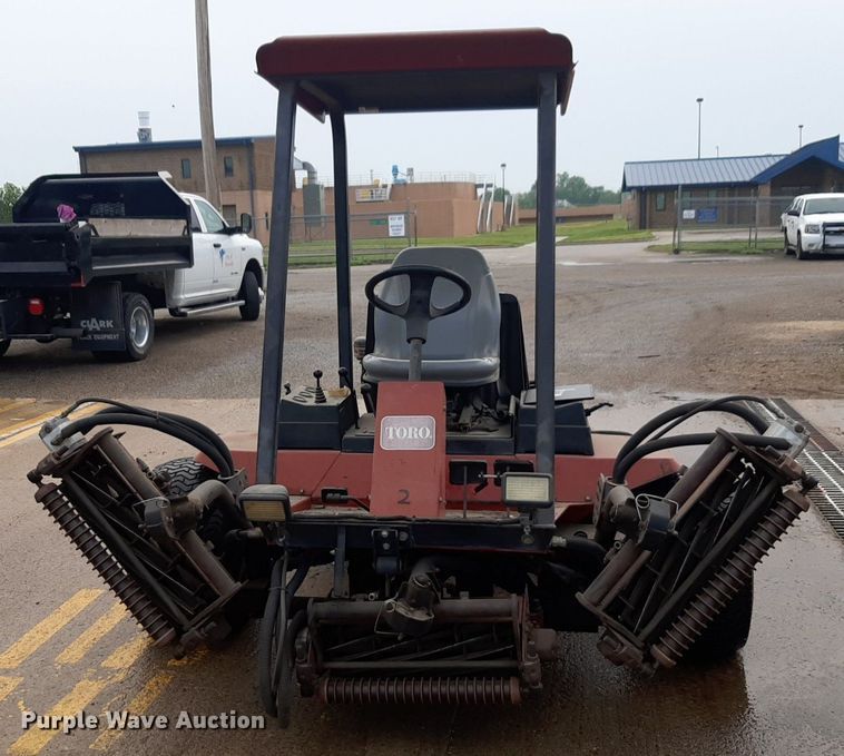 Toro Reelmaster 5500D reel mower in Haysville, KS | Item DQ7041 for sale | Purple Wave