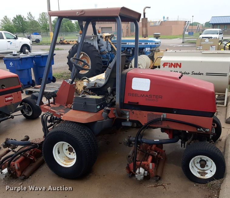 (2) Toro Reelmaster 5500D reel mowers in Haysville, KS | Item DQ7042 for sale | Purple Wave