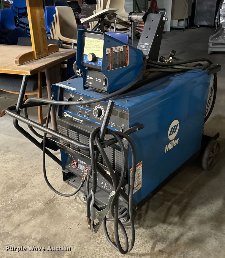 Miller Dimension 452 welder in Newton, KS | Item NL9752 sold | Purple Wave