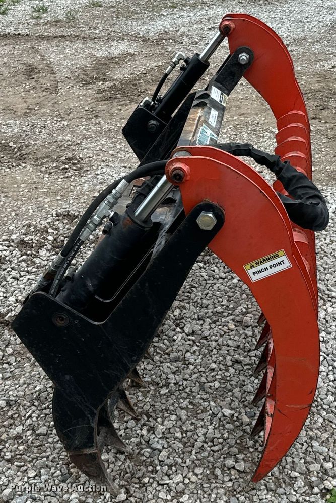 Armstrong Ag grapple bucket in Oologah, OK | Item ND9316 sold | Purple Wave