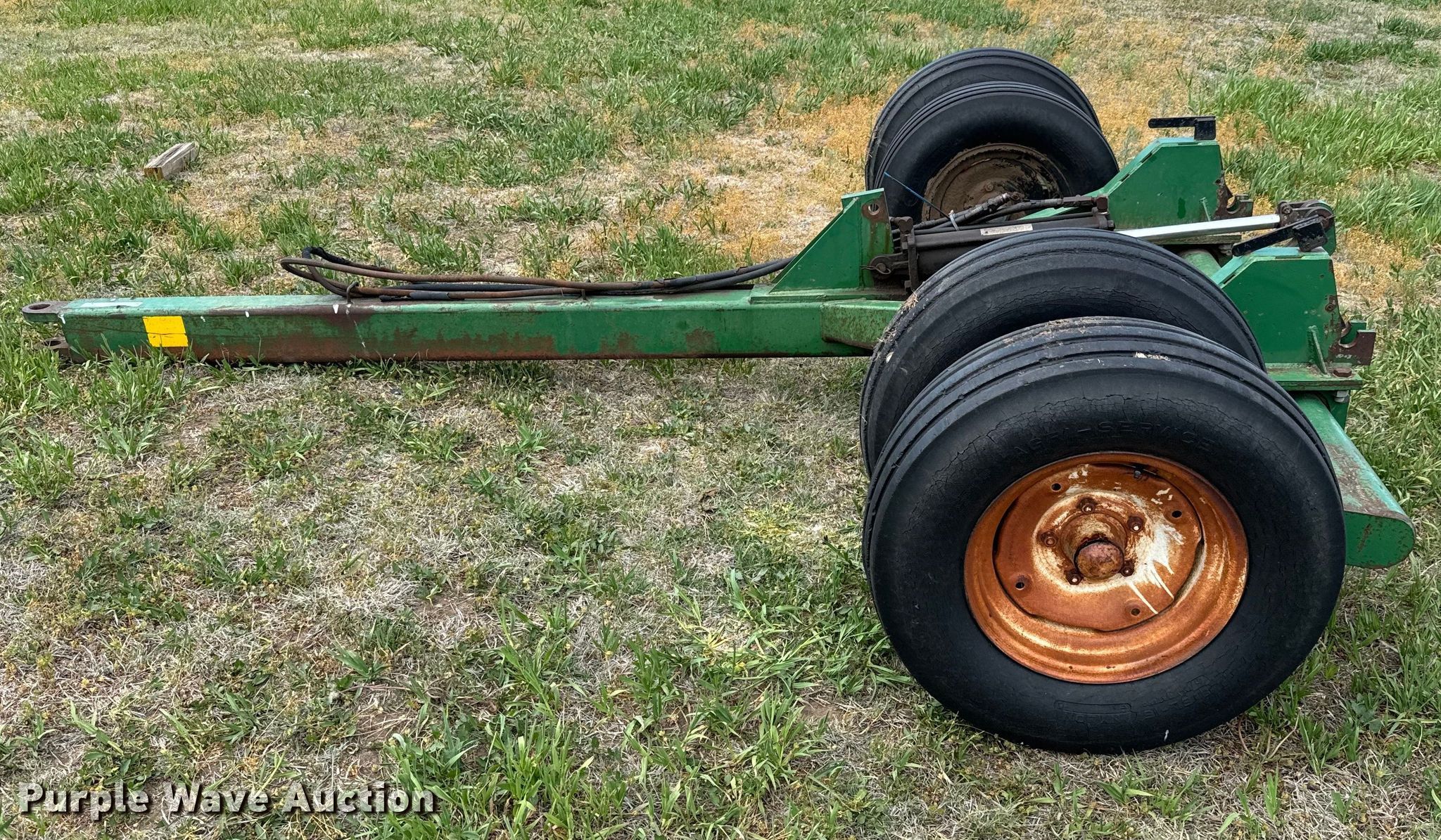Implement dolly in Lyons, KS | Item NL9714 sold | Purple Wave