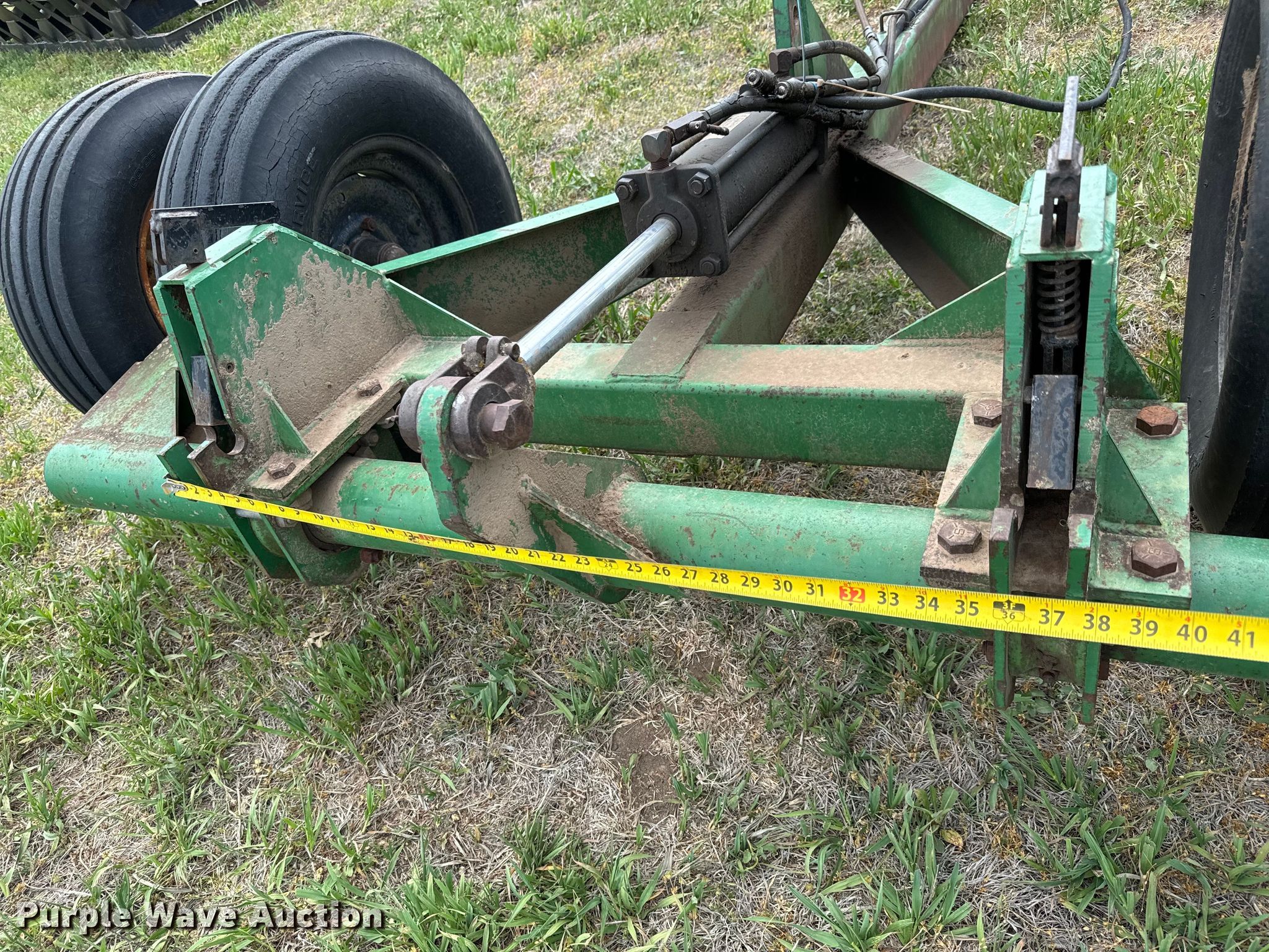 Implement dolly in Lyons, KS | Item NL9714 sold | Purple Wave