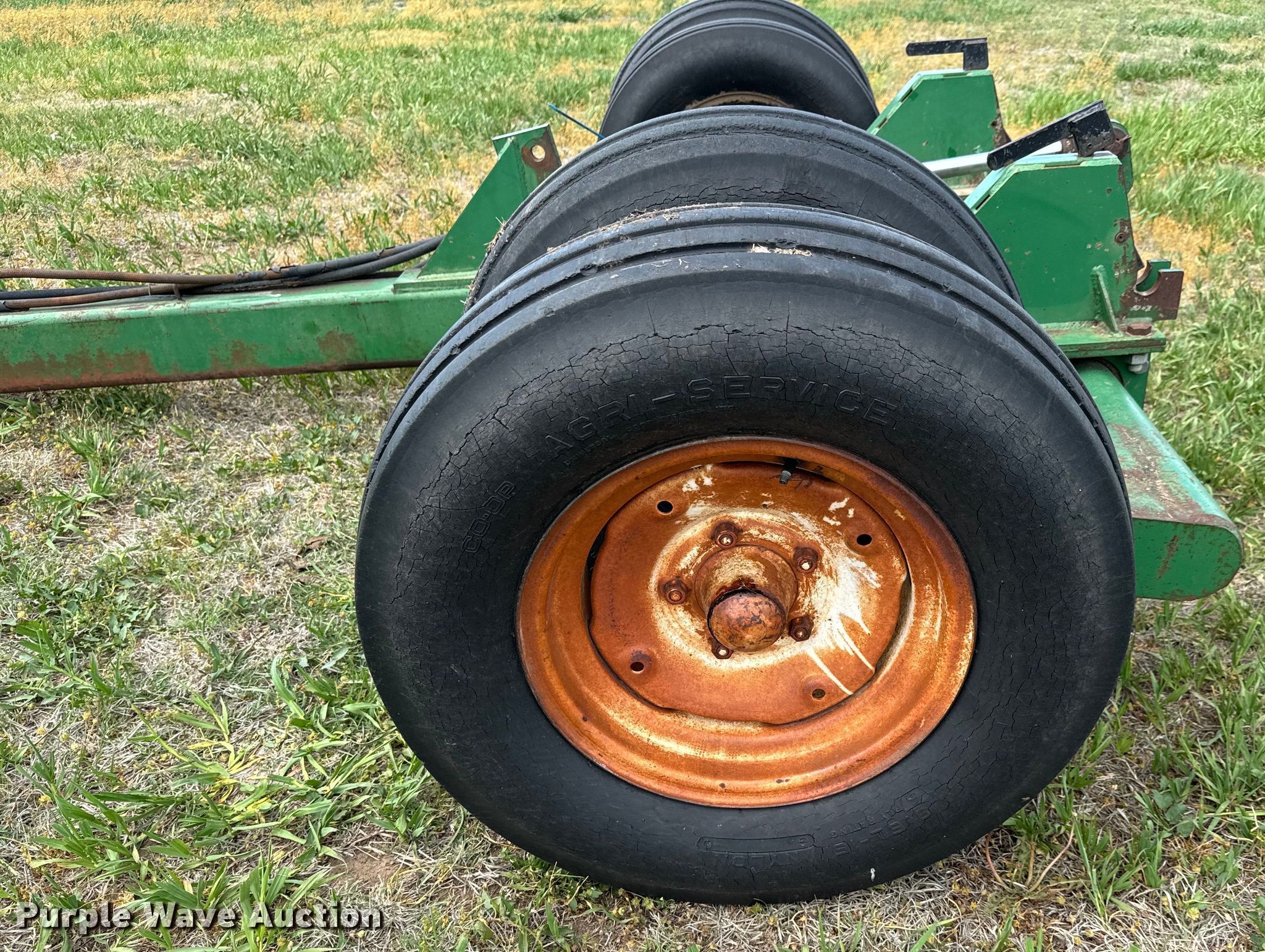 Implement dolly in Lyons, KS | Item NL9714 sold | Purple Wave
