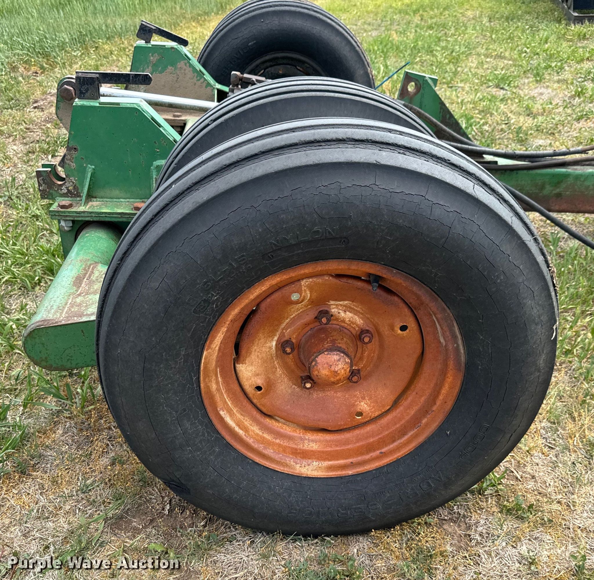 Implement dolly in Lyons, KS | Item NL9714 sold | Purple Wave