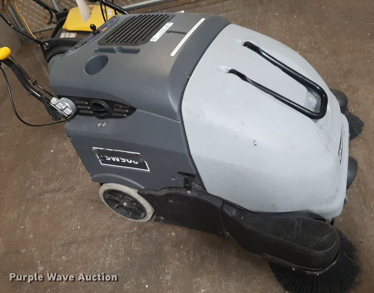 Advance SW900 sweeper in Wichita, KS | Item NV9197 for sale | Purple Wave
