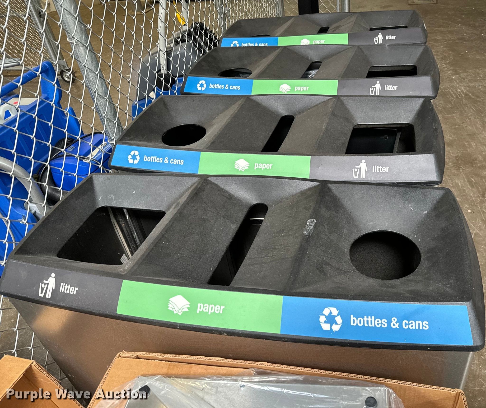 (4) trash containers in Wichita, KS | Item NH9219 sold | Purple Wave