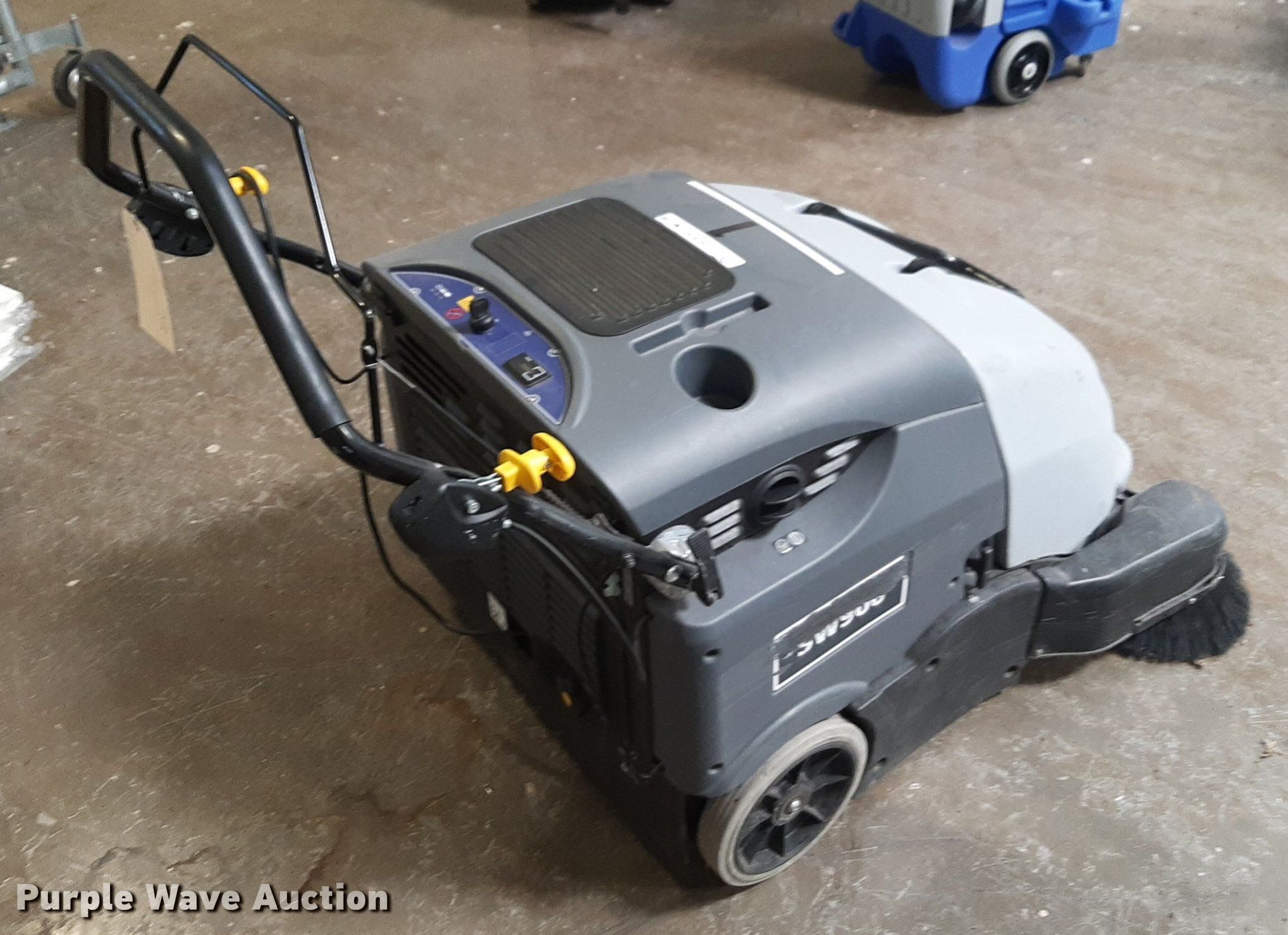 Advance SW900 sweeper in Wichita, KS | Item NV9197 for sale | Purple Wave