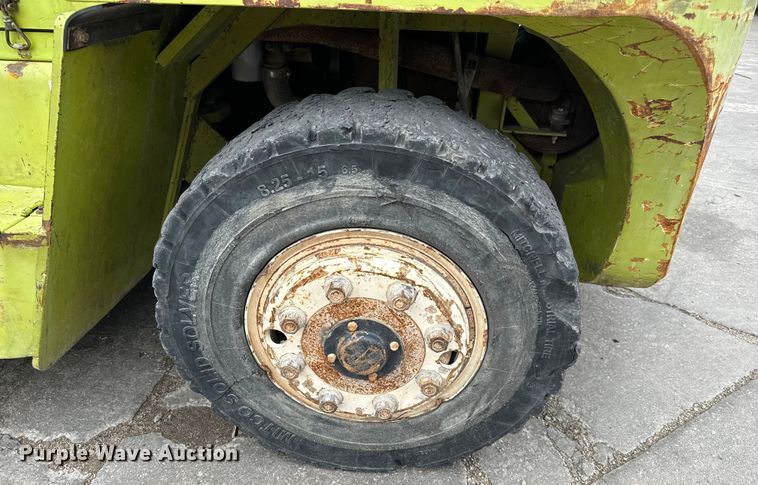 Clark C80D forklift in Wichita, KS | Item NL9763 sold | Purple Wave