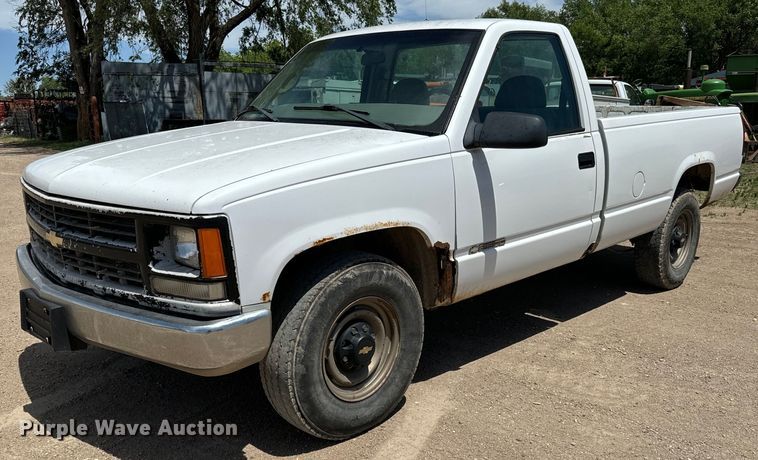 2000 Chevrolet C2500 pickup truck in Buhler, KS | Item NL9811 sold ...