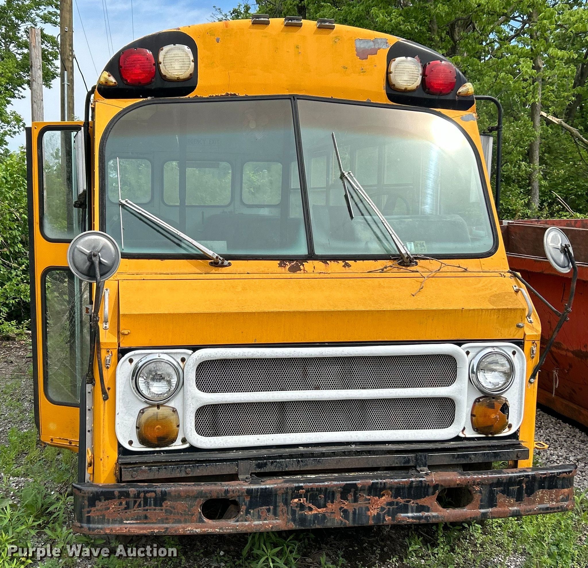 1975 Ford school bus in Pontoon Beach, IL | Item EK4574 sold | Purple Wave