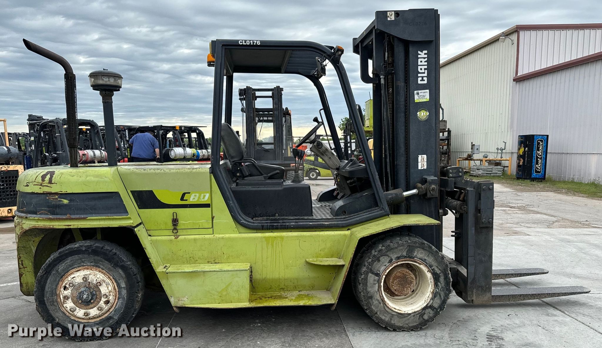 Clark C80D forklift in Wichita, KS | Item NL9763 sold | Purple Wave