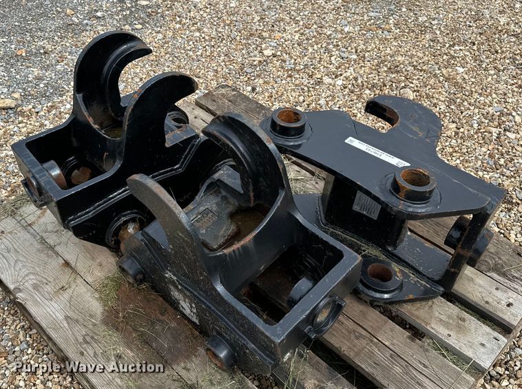 (3) Paladin mini excavator quick couplers in New Bloomfield, MO | Item ...