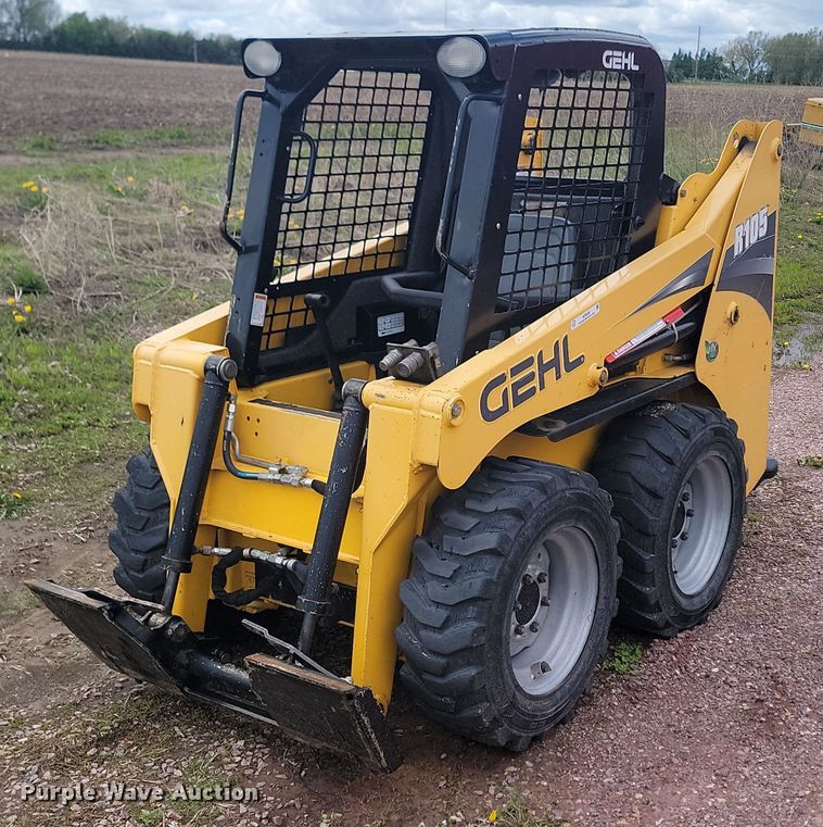 Gehl R105 skid steer loader in Brandon, SD | Item NZ9838 for sale ...