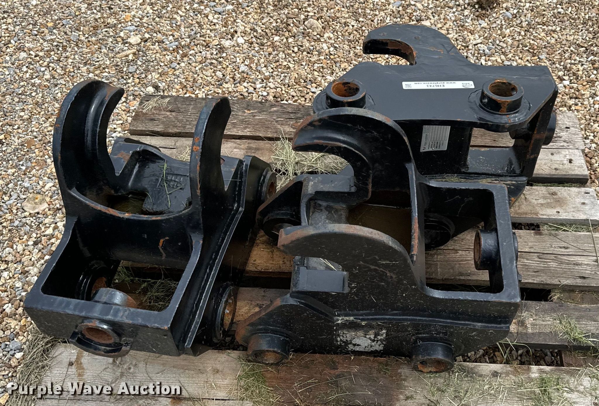 (3) Paladin mini excavator quick couplers in New Bloomfield, MO | Item ...