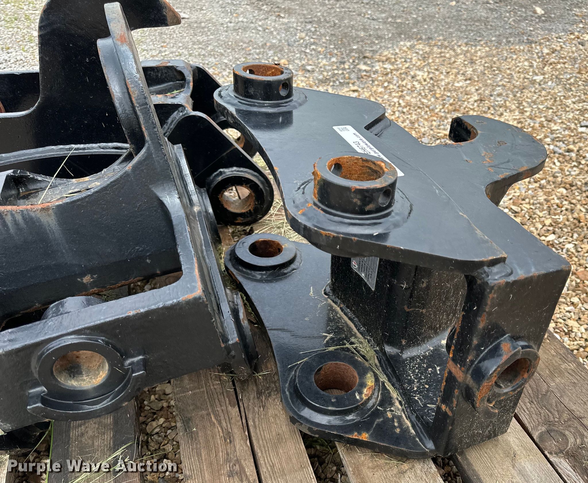 (3) Paladin mini excavator quick couplers in New Bloomfield, MO | Item ...