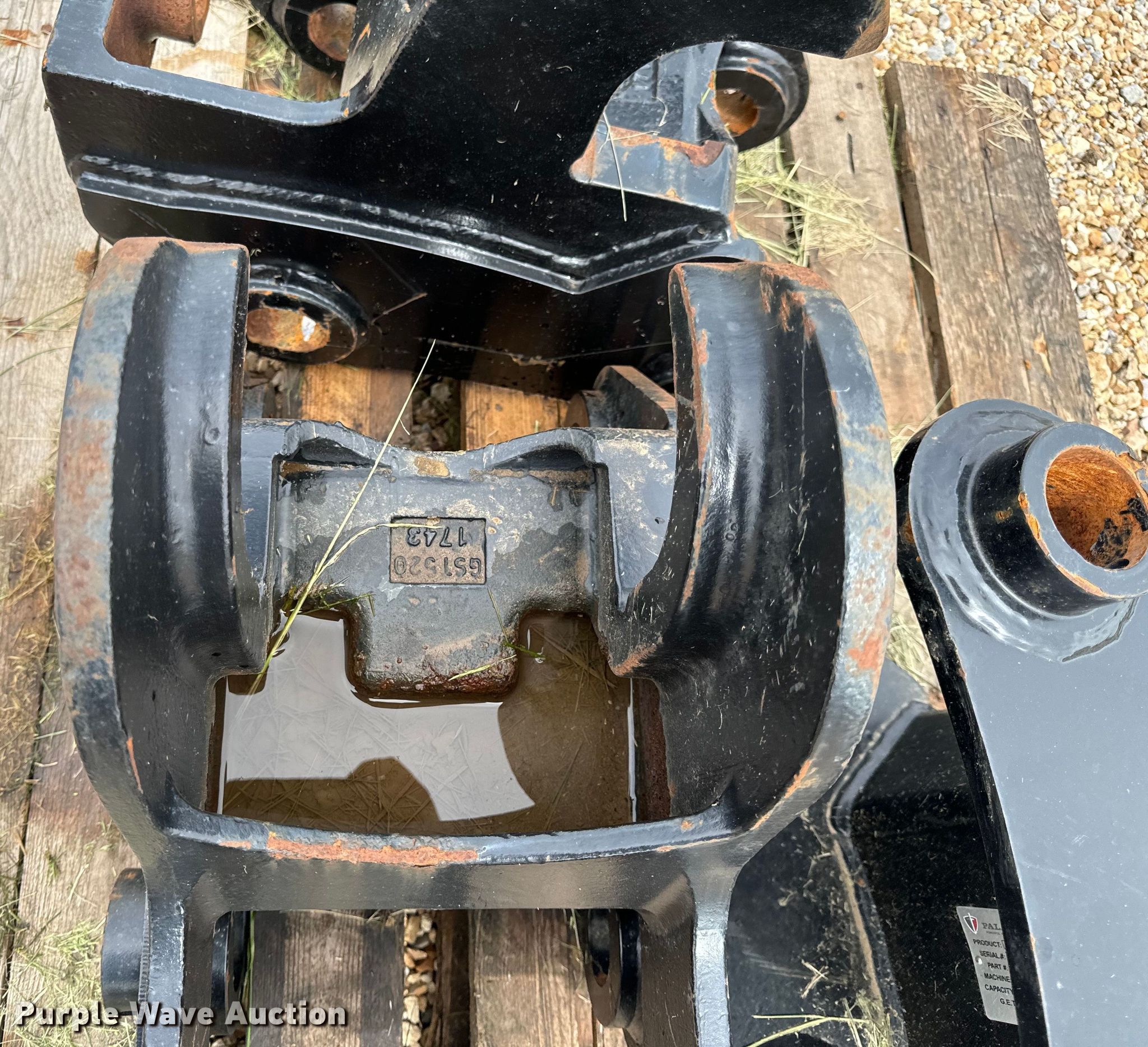 (3) Paladin mini excavator quick couplers in New Bloomfield, MO | Item ...