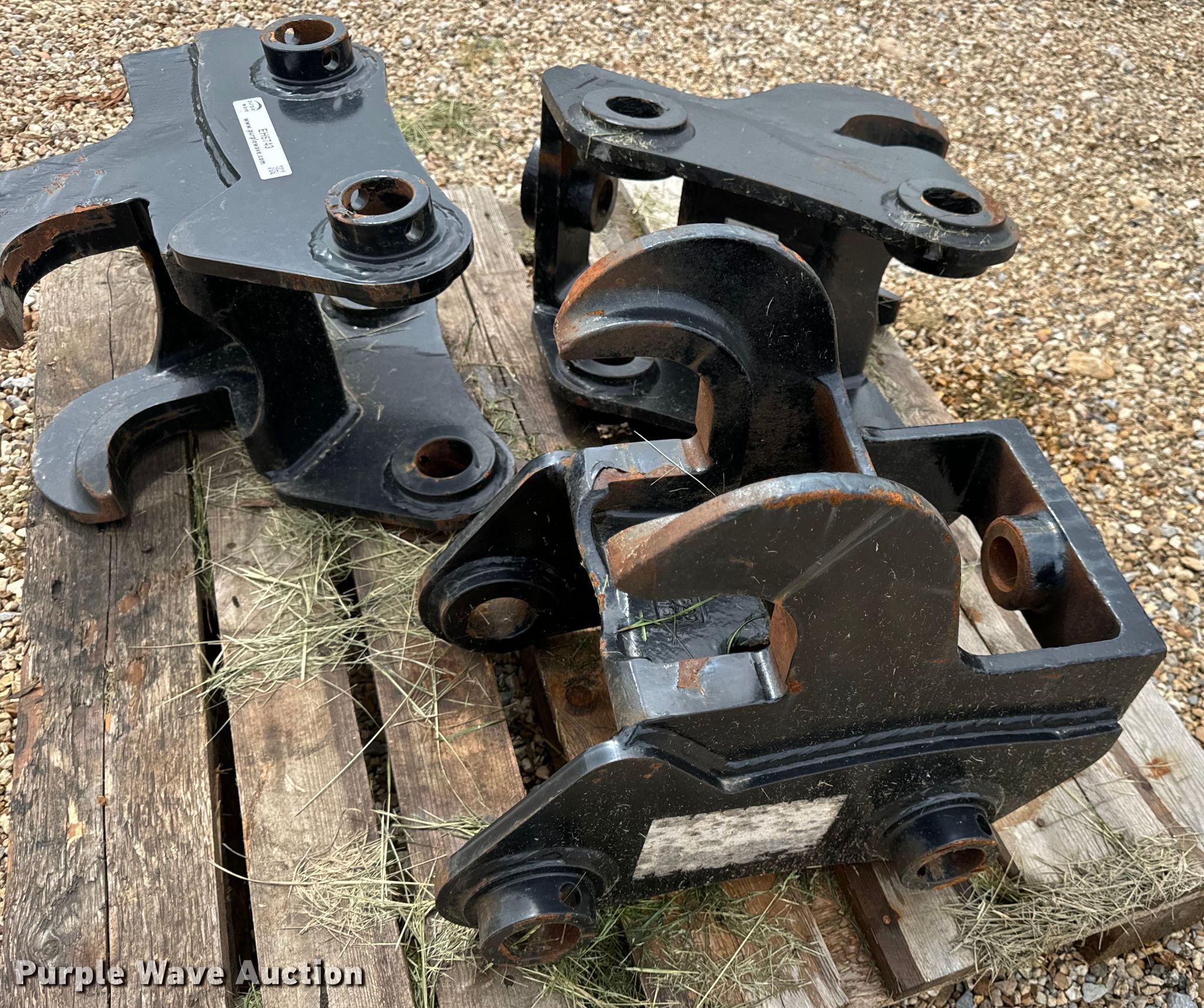 (3) Paladin mini excavator quick couplers in New Bloomfield, MO | Item ...