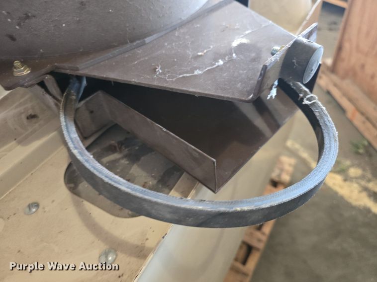 Grasshopper 723K grass bagger in Holton, KS | Item EK5985 for sale ...