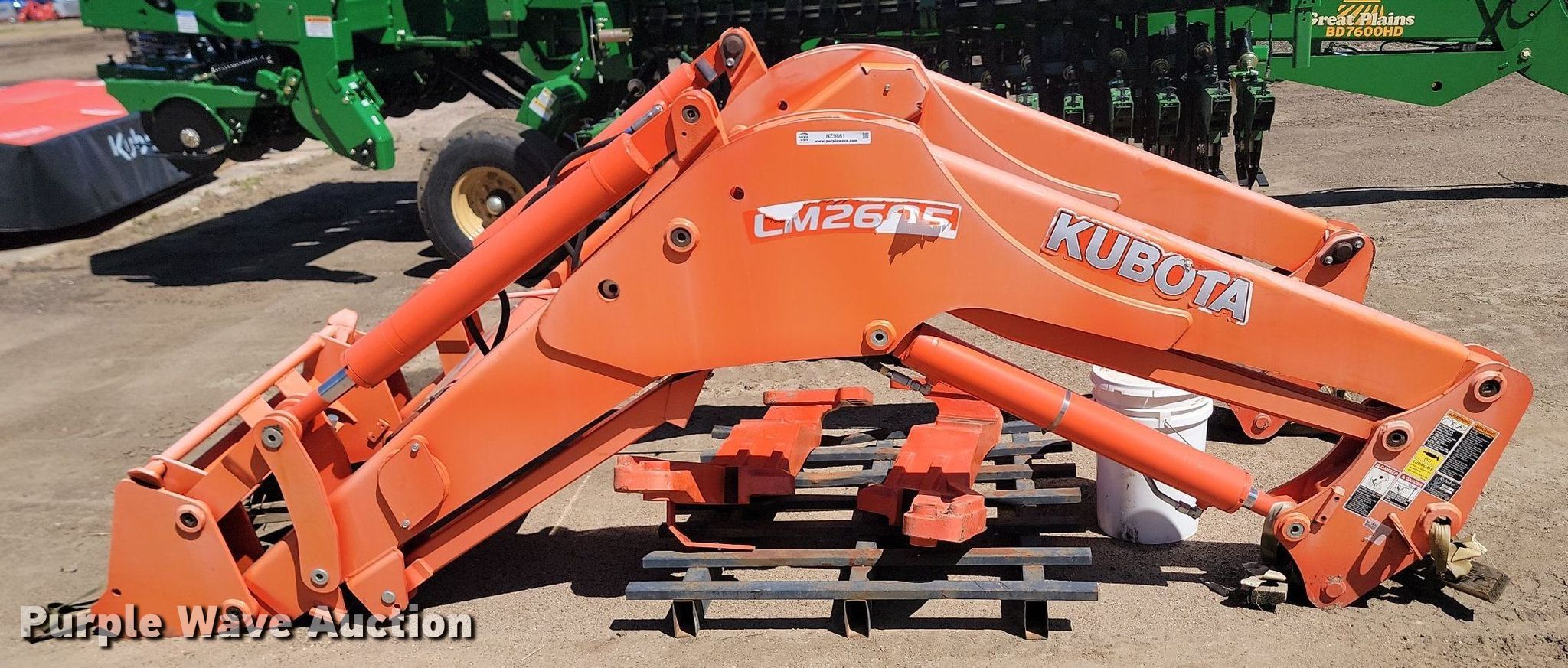Kubota LM2605 loader in Sioux Falls, SD | Item NZ9861 for sale | Purple ...