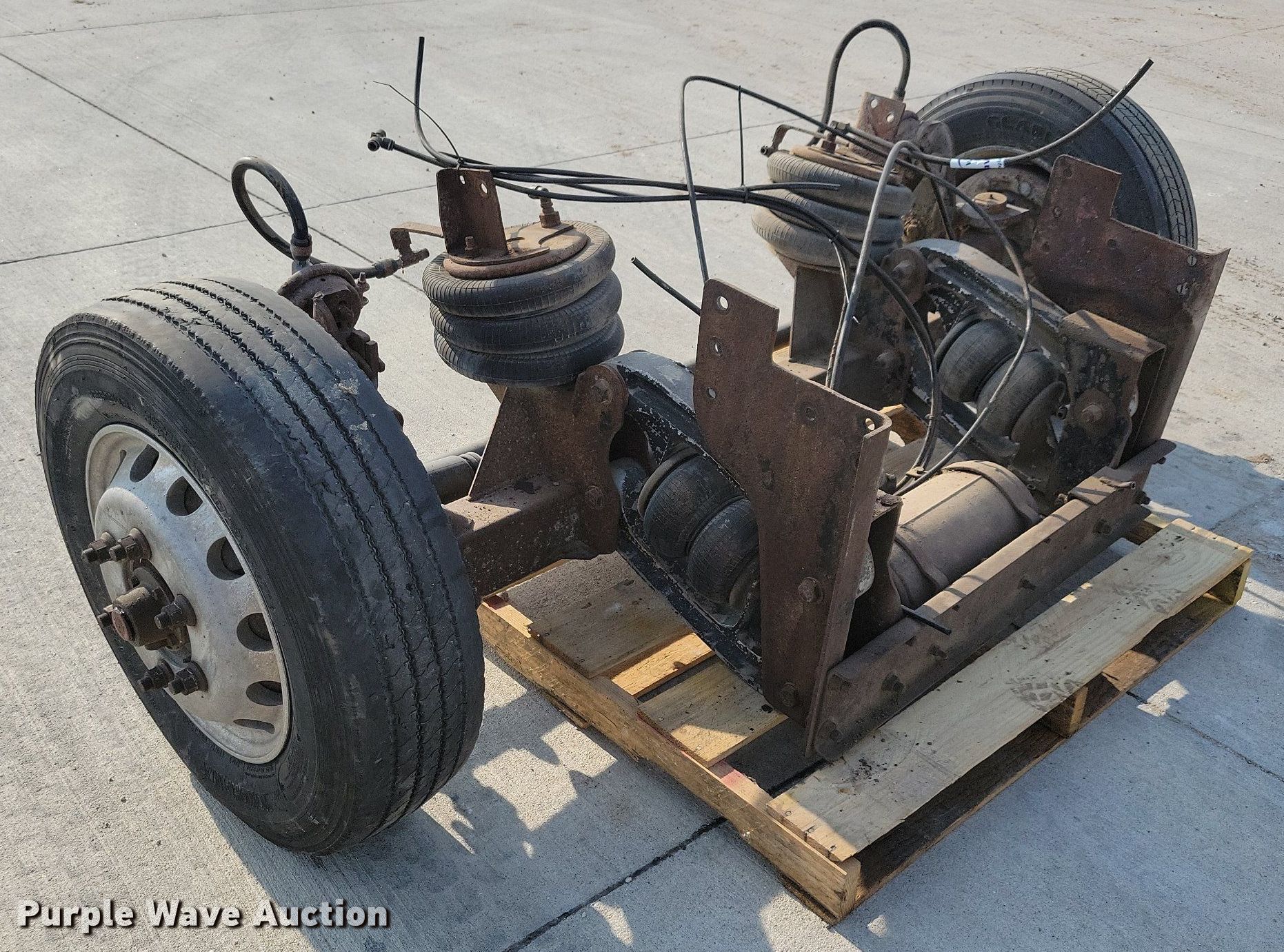 Hendrickson lift axle in Granger, IA | Item DG0599 sold | Purple Wave