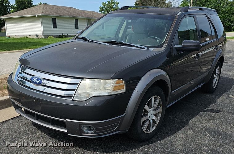 2008 Ford Taurus X SEL SUV in Girard, KS | Item EJ5543 sold | Purple Wave