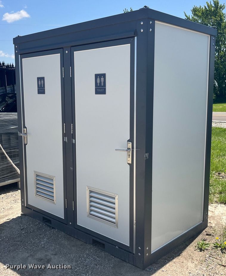 Portable restroom in Lucerne, MO | Item EK8580 sold | Purple Wave