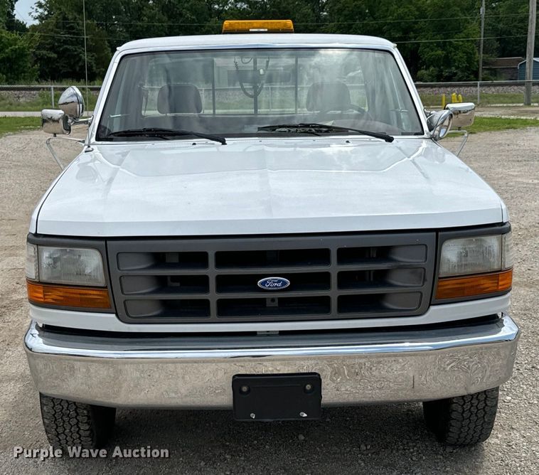 1994 Ford F250 XL pickup truck cab and chassis in Neodesha, KS | Item ...