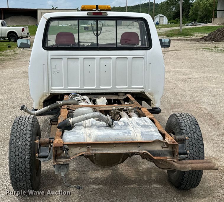 1994 Ford F250 XL pickup truck cab and chassis in Neodesha, KS | Item ...