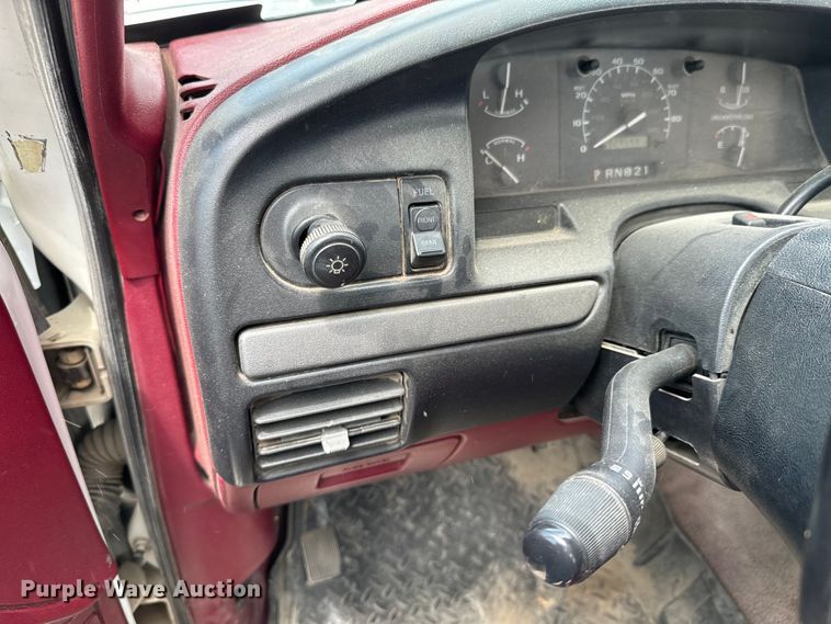 1994 Ford F250 XL pickup truck cab and chassis in Neodesha, KS | Item ...