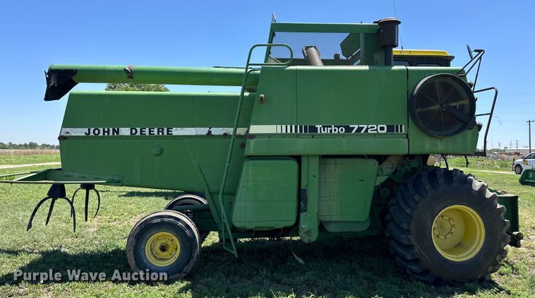 1979 John Deere 7720 Turbo combine in Booker, TX | Item OI9121 for sale ...
