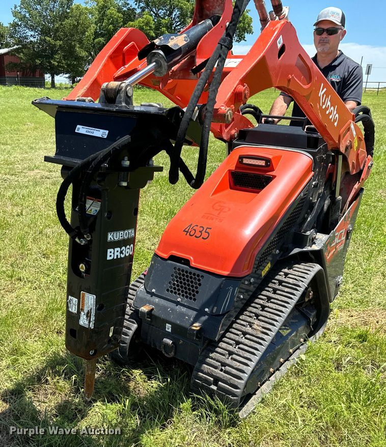 Kubota BR360 compact utility loader breaker in Davis, OK | Item EH3929 ...