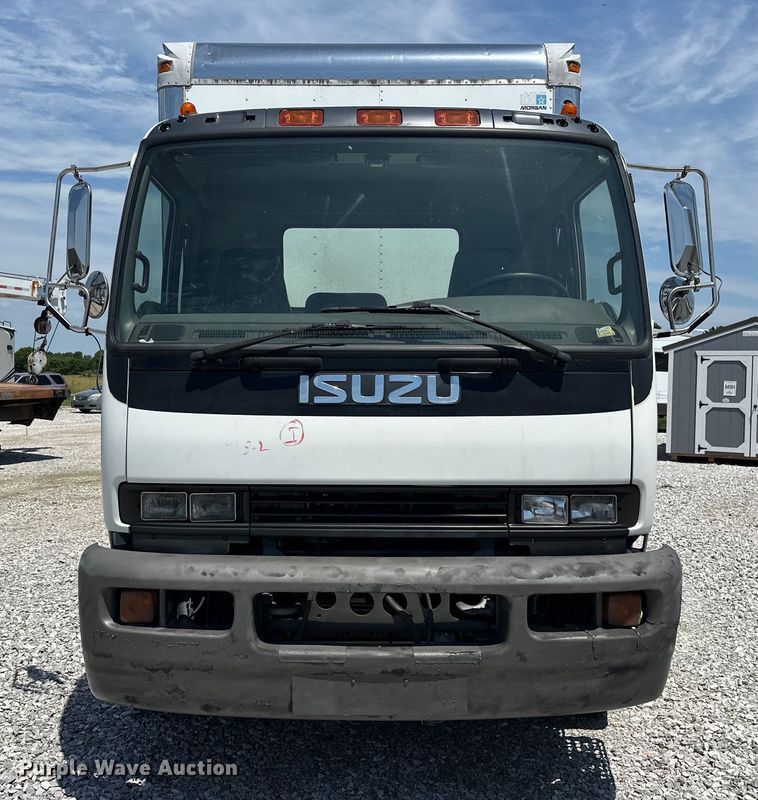 2005 Isuzu FTR box truck in Springdale, AR | Item NR9979 sold | Purple Wave