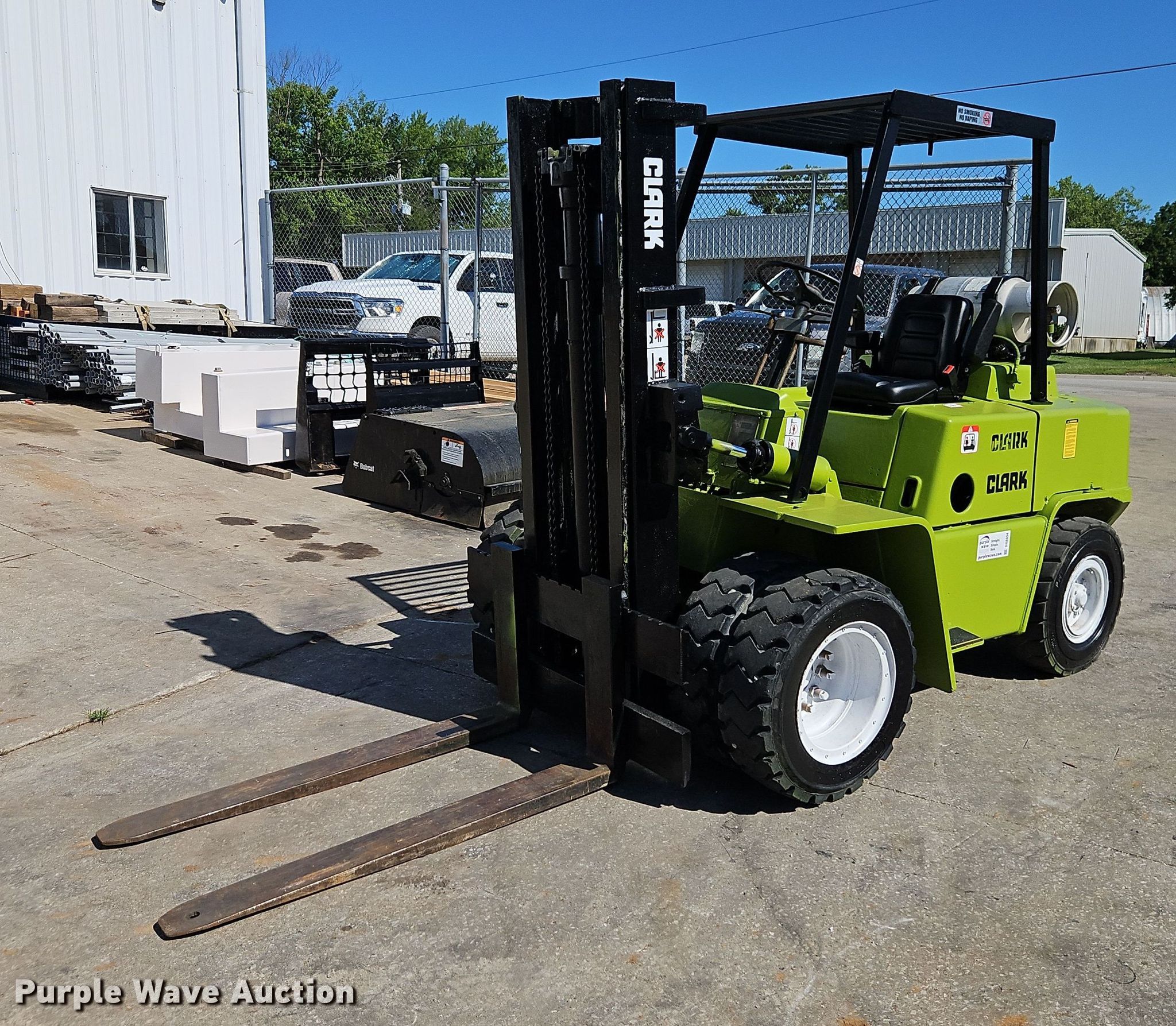 Clark C500-YS80 forklift in Grain Valley, MO | Item DR8654 for sale ...