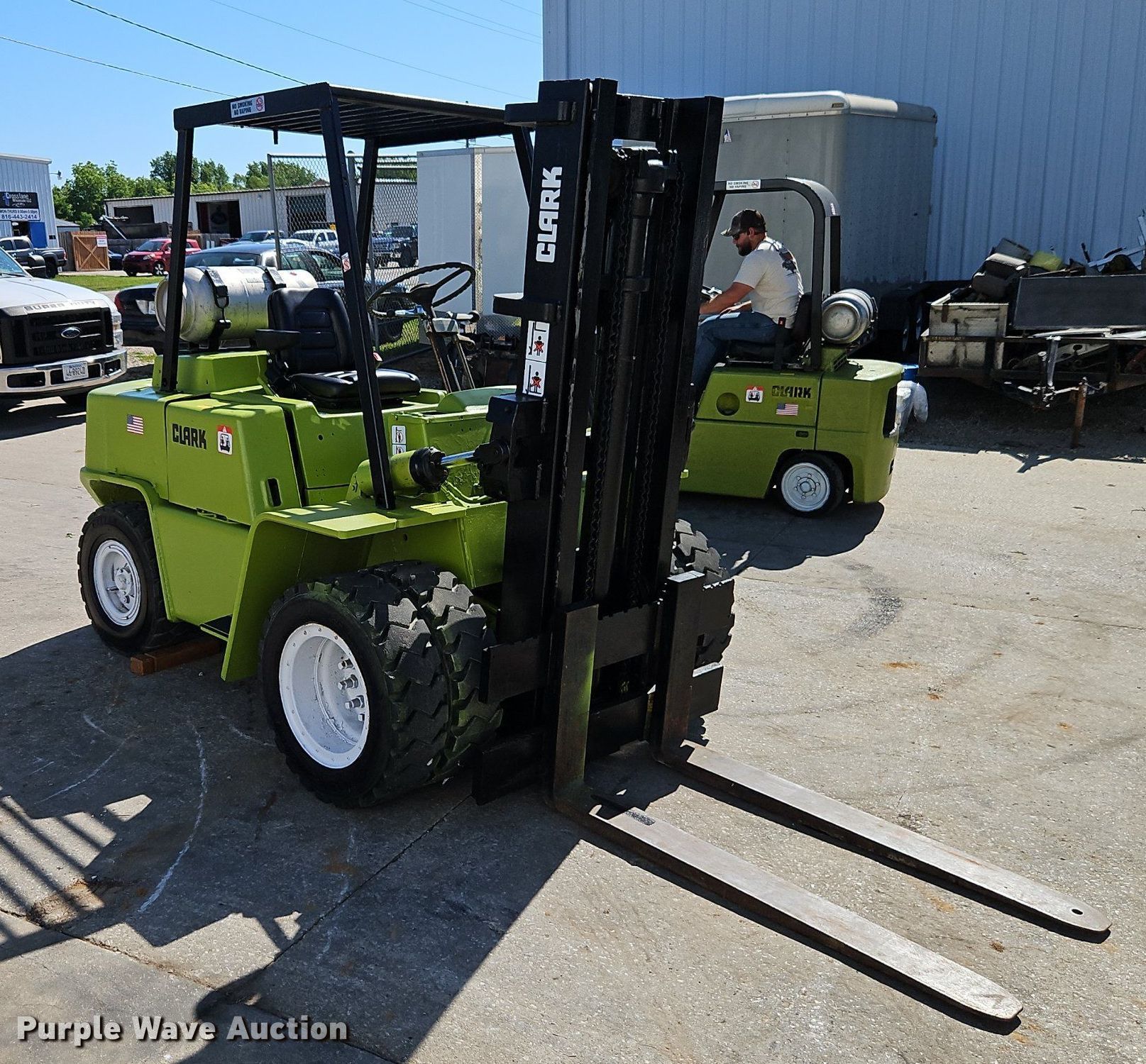 Clark C500-YS80 forklift in Grain Valley, MO | Item DR8654 for sale ...