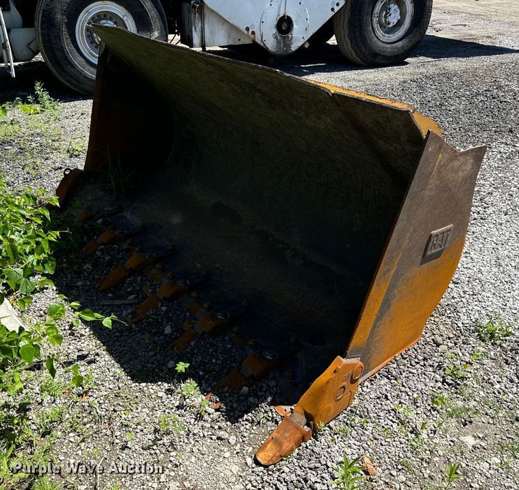 Caterpillar wheel loader bucket in Kansas City, MO | Item DL4437 sold ...