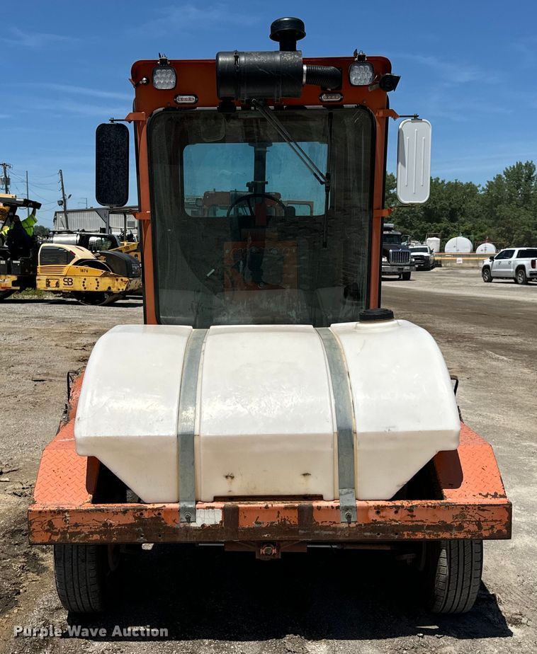 2002 Broce CR350 broom in Kansas City, MO | Item DL4454 sold | Purple Wave