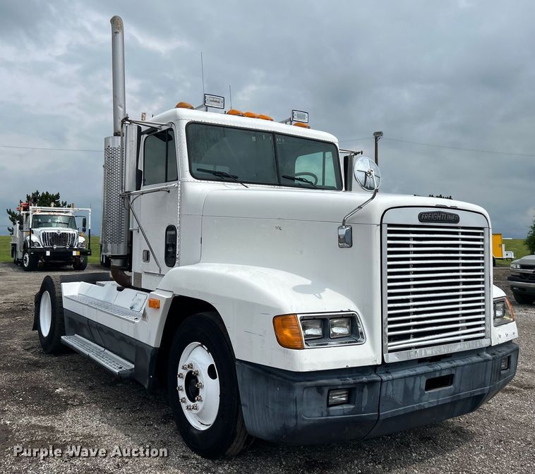2000 Freightliner FLD semi truck in Collinsville, OK | Item EG0693 sold ...