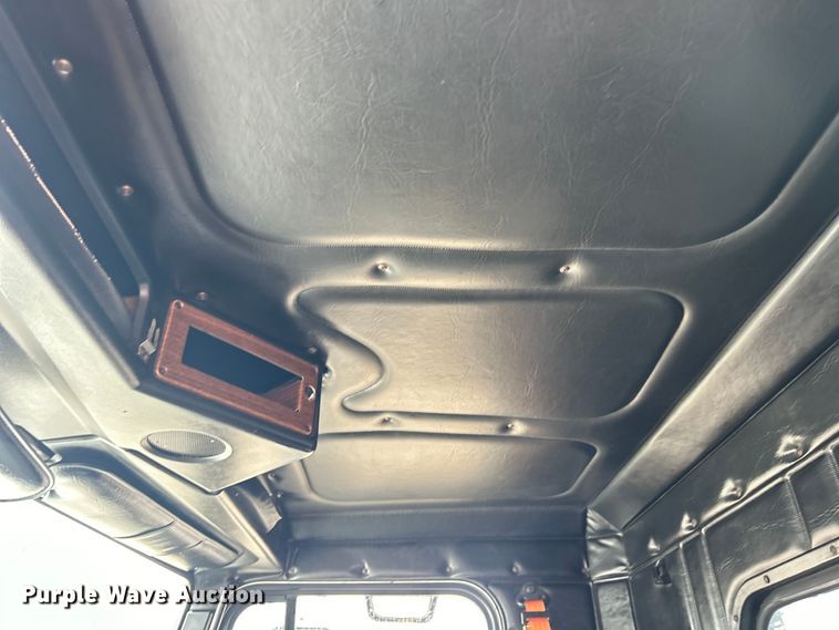 2000 Freightliner FLD semi truck in Collinsville, OK | Item EG0693 sold ...