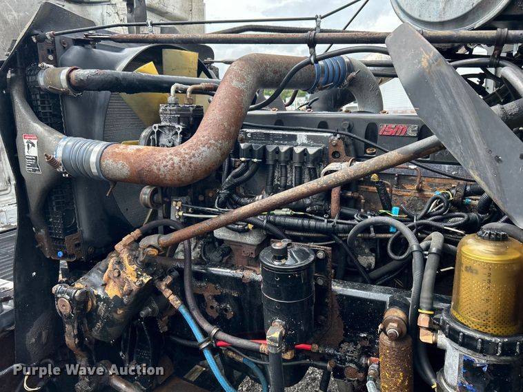 2000 Freightliner FLD semi truck in Collinsville, OK | Item EG0693 sold ...