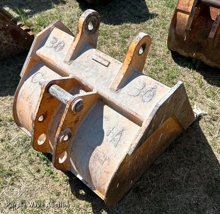 Backhoe bucket in Augusta, KS | Item OL9551 for sale | Purple Wave
