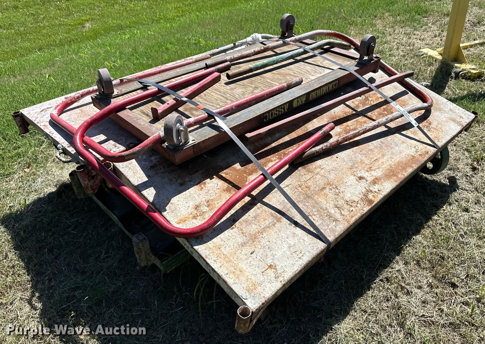 (4) rolling carts in Augusta, KS | Item OL9543 for sale | Purple Wave