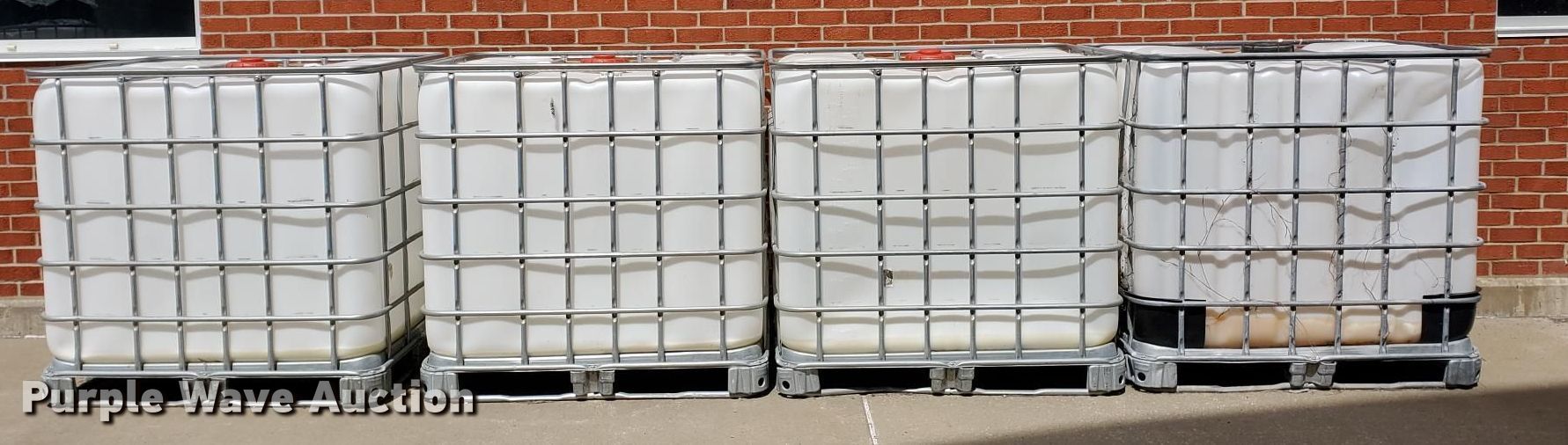 (10) poly totes in Lawrence, KS | Item EK6082 for sale | Purple Wave