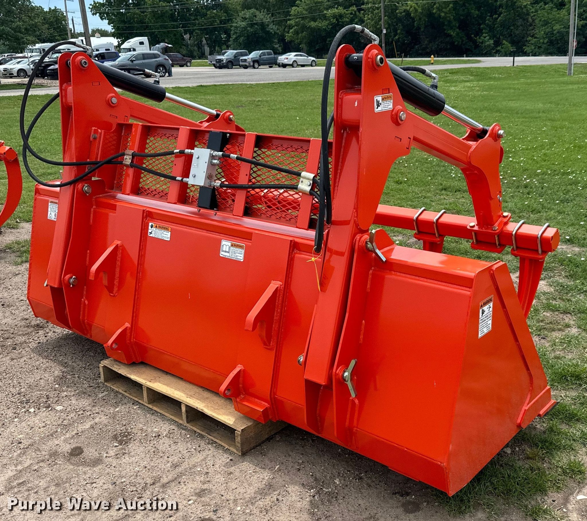 Land Pride GBE30108 grapple bucket in Salina, KS | Item NL9968 sold ...