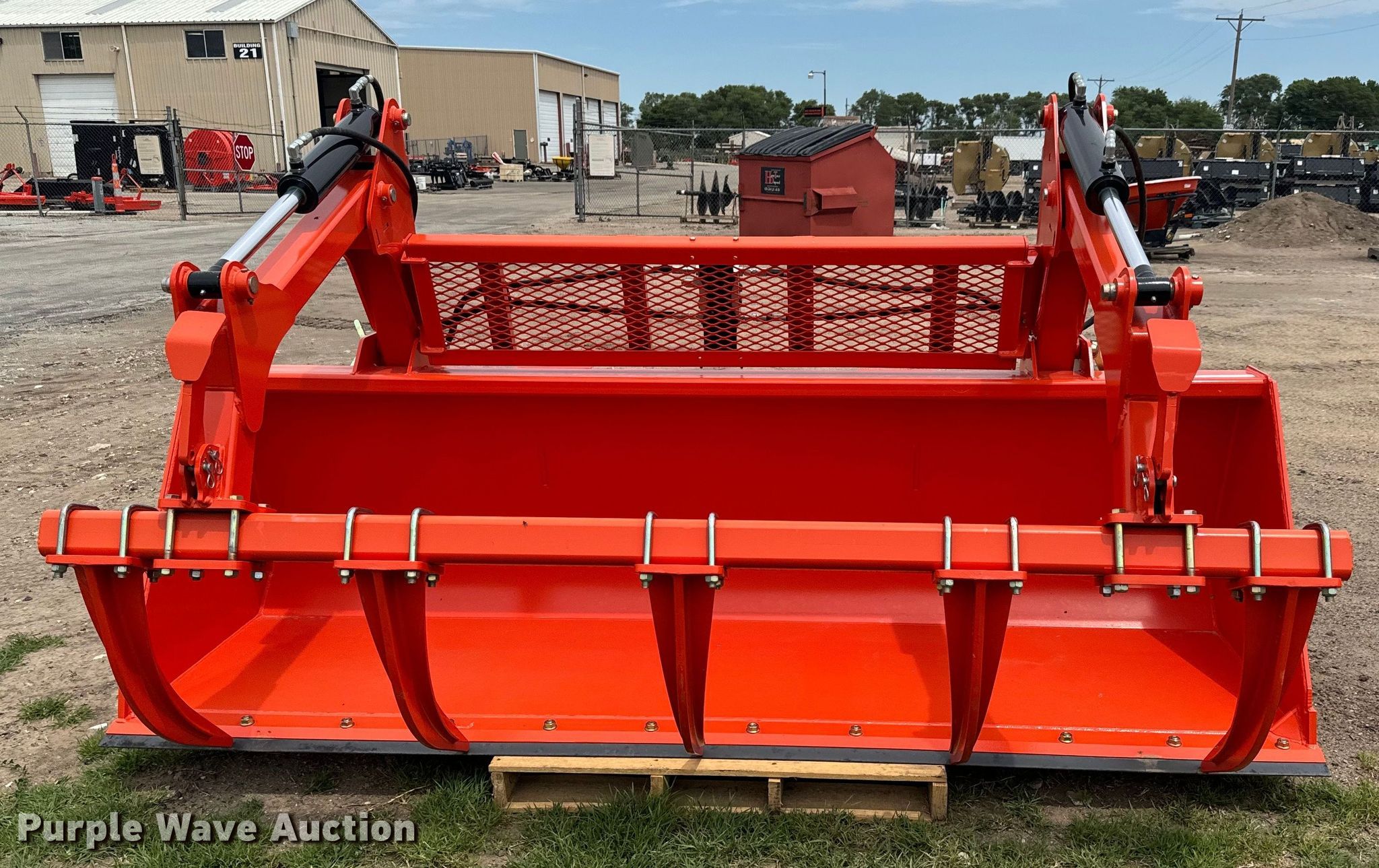 Land Pride GBE30108 grapple bucket in Salina, KS | Item NL9968 sold ...