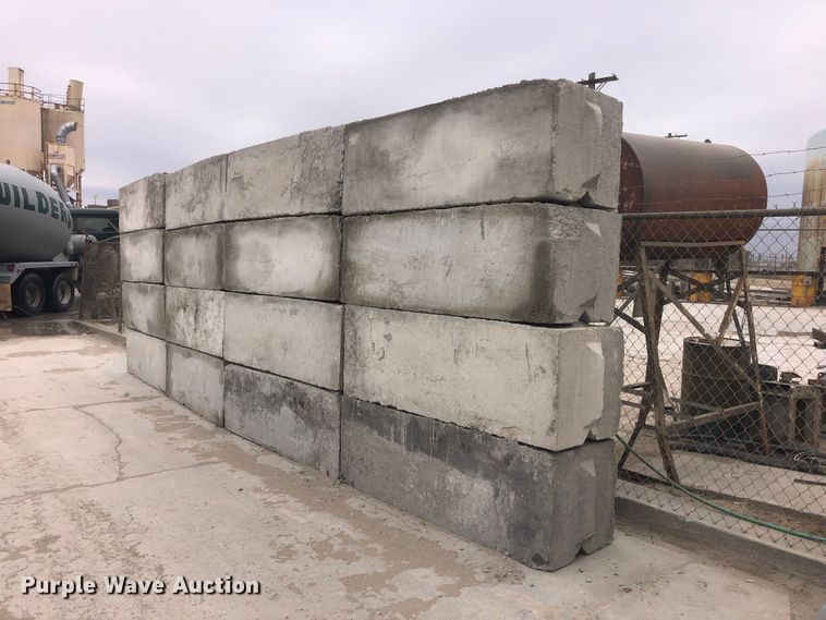 (16) concrete edge bunker blocks in Newton, KS | Item ZA0432 sold ...
